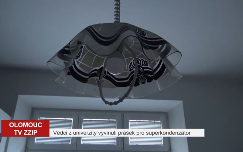 Vynález prášku pro superkondenzátor | OLTV.cz - Olomoucká televize
